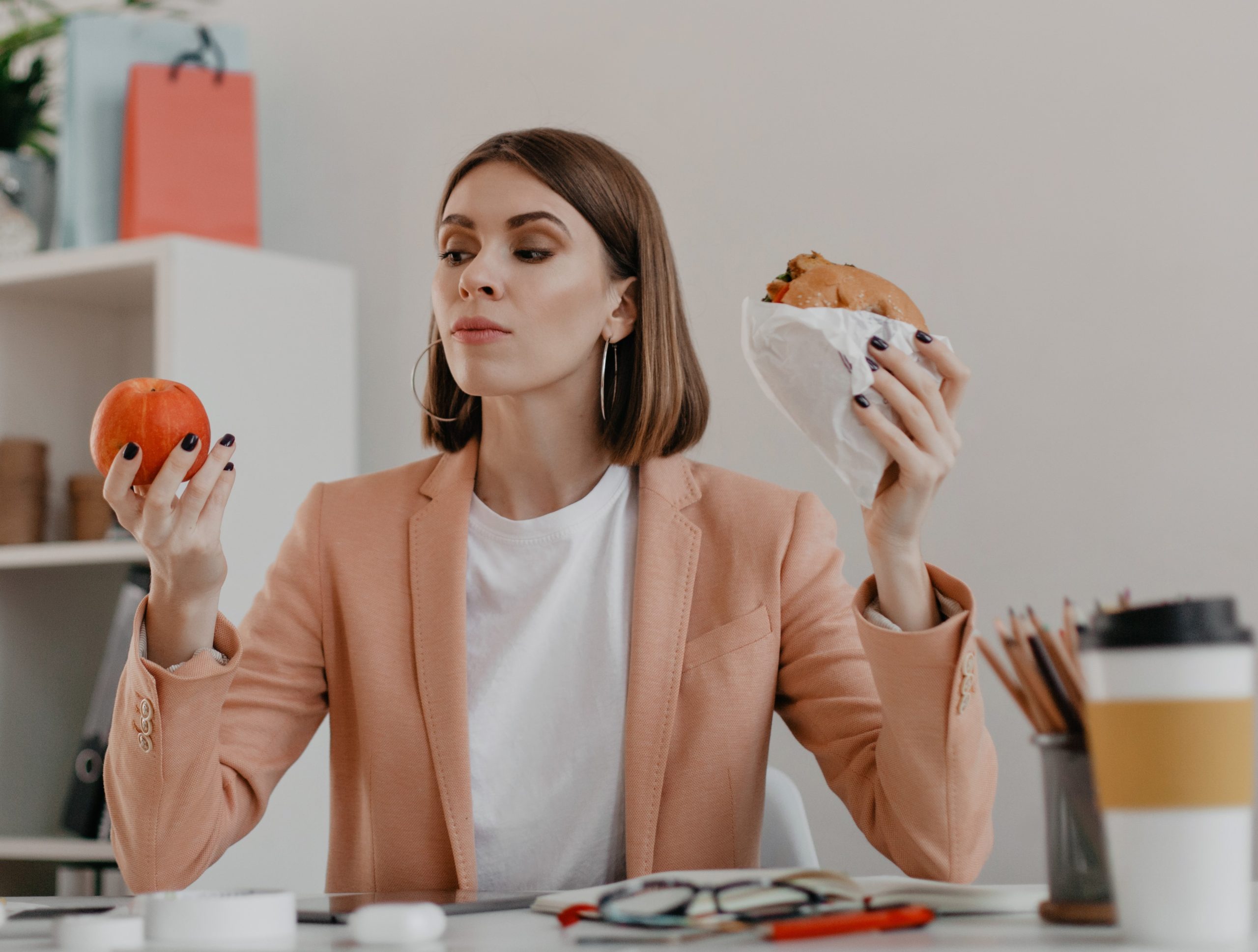 Mindless Eating vs Mindful Eating - Medicare Plus Inc.